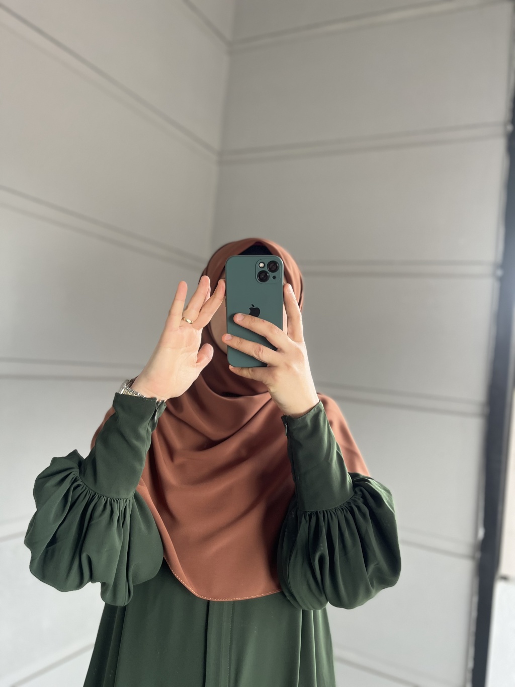 Lale Model Ferace Zümrüt Yeşili