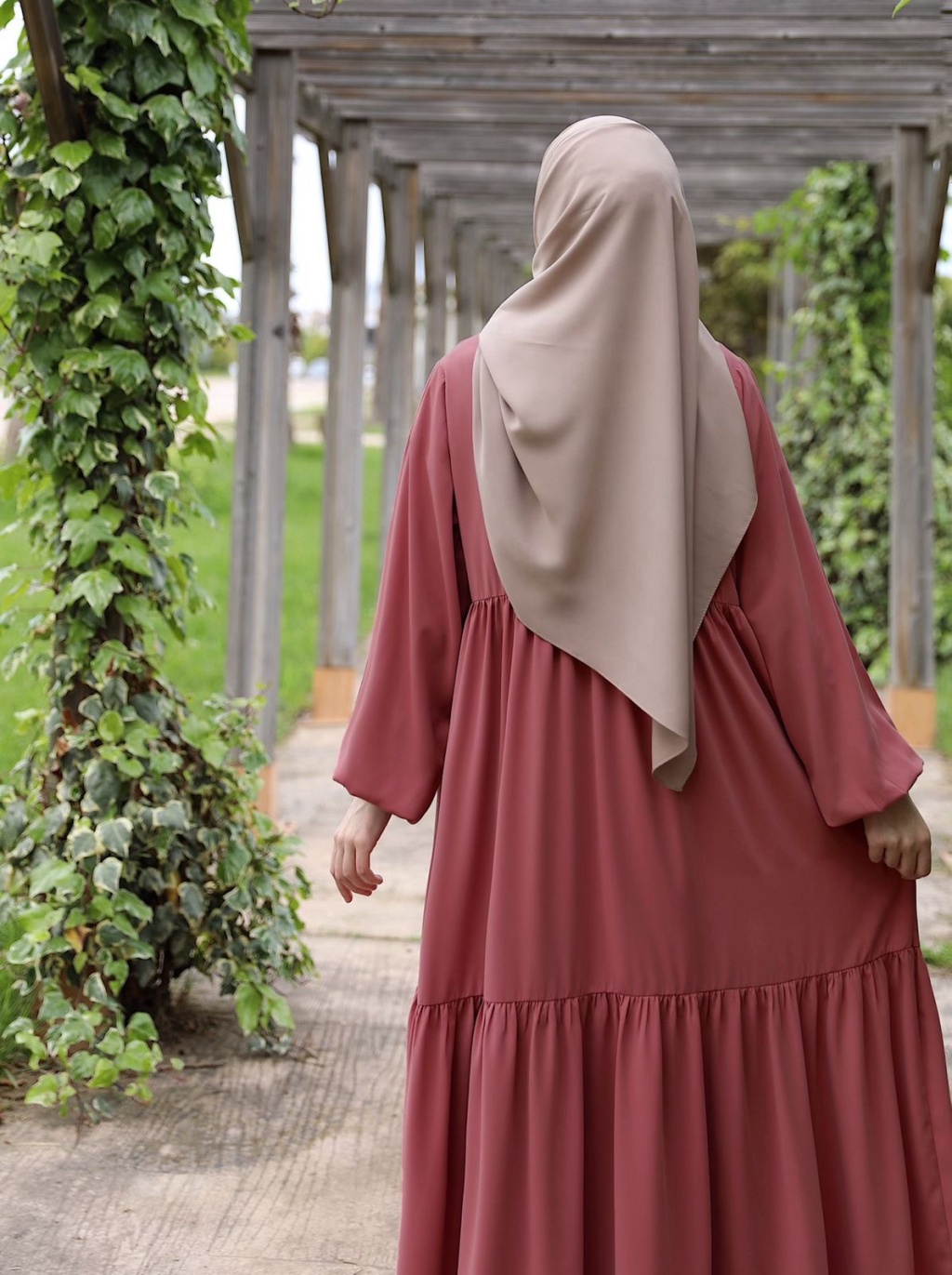 Hafsa Elbise Gül kurusu