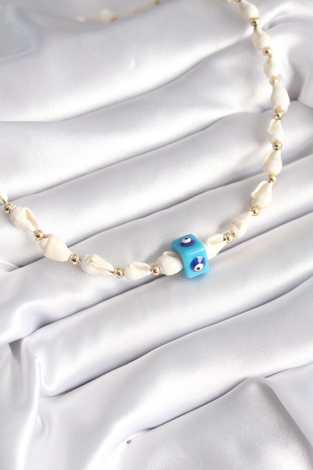 Beyaz Deniz Kabuğu Model Nazar Boncuk Figür Kadın Robotrend Kolye | XML DÜNYASI